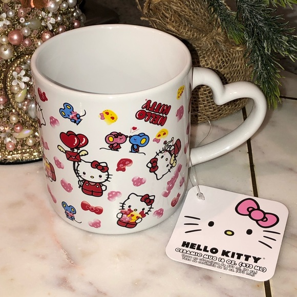 Hello Kitty | Dining | Nwt Hello Kitty Sanrio Bioworld Heart Handle ...